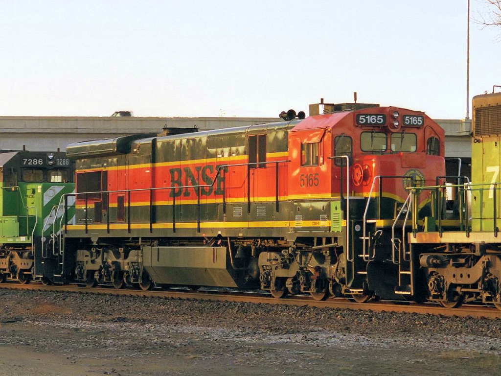 BNSF 5165